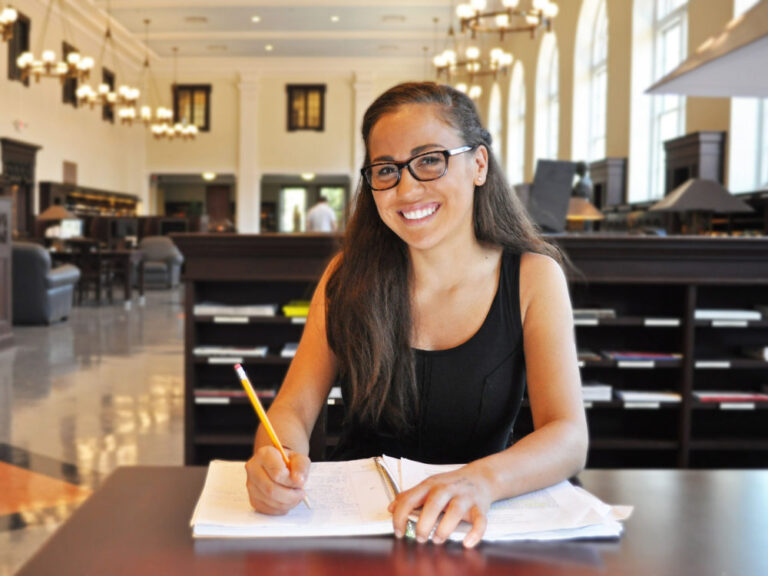 10 Easy Ways To Make Money In College And Save Money Too How To Make 